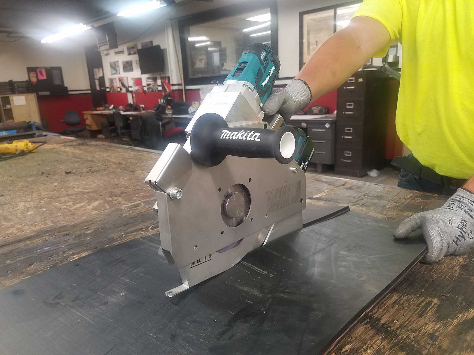 Rubber Conveyor Belt Cutting Machine Manufacturer India Oliver